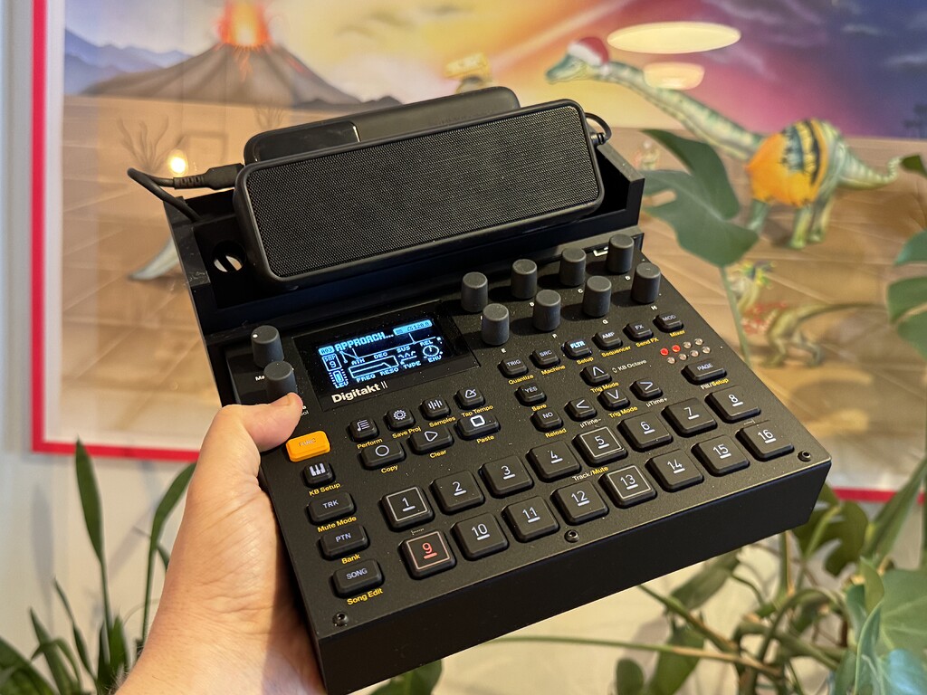 Digitakt Battle Station - 3D Printed Battery and Speaker Attachment ...