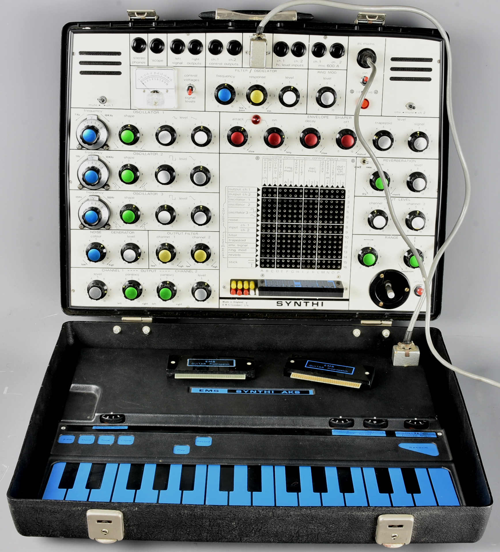 Deep, patchable, self-contained electronic instruments (without menus ...