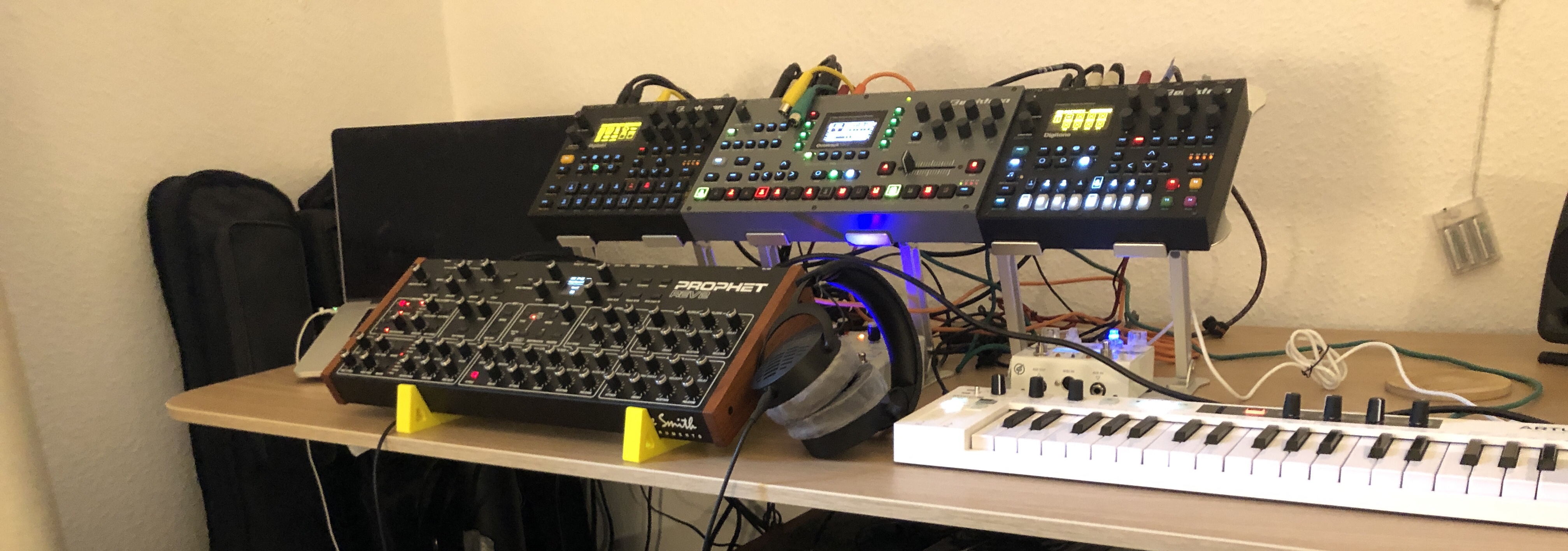 Stands - Syntakt - Elektronauts