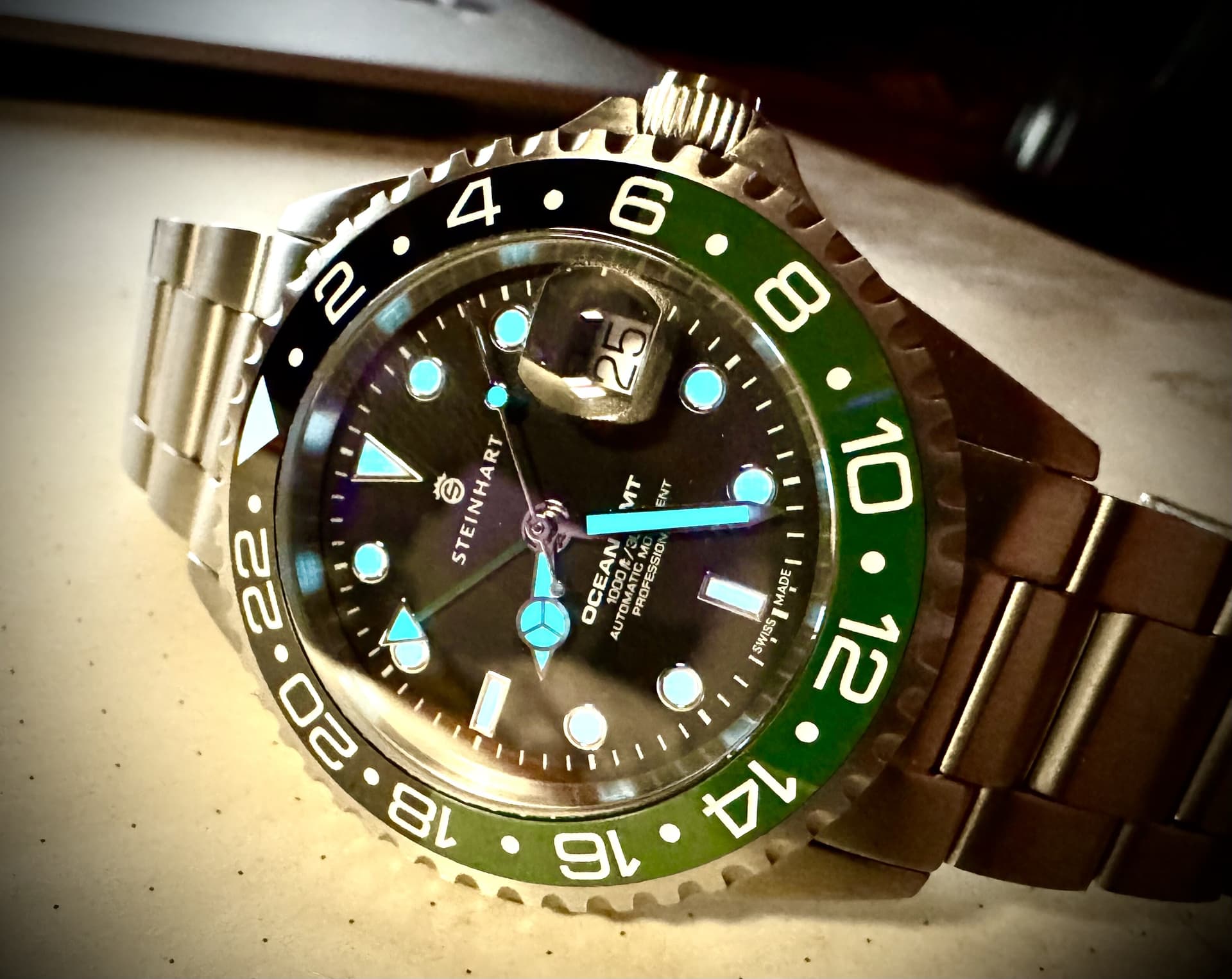 Steinhart Ocean One GMT black-green - Horlogemarkt (horloges ...